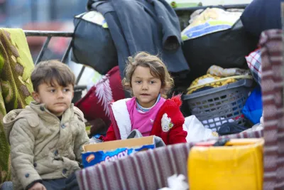 Protecting migrant and displaced children | UNICEF